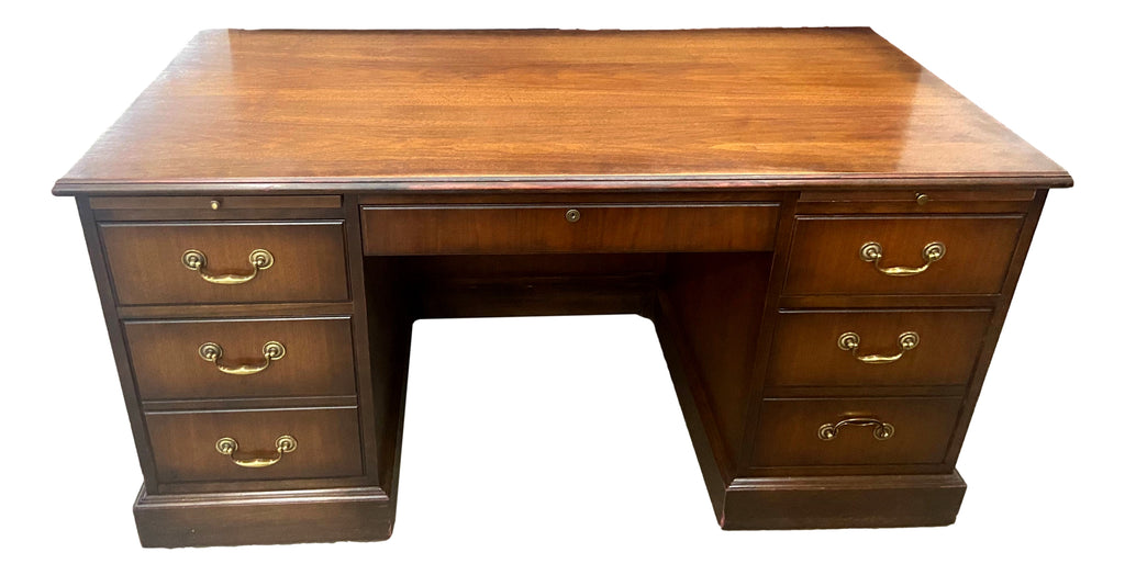 Pre-Owned Desks – Value Office Furniture & Equipment